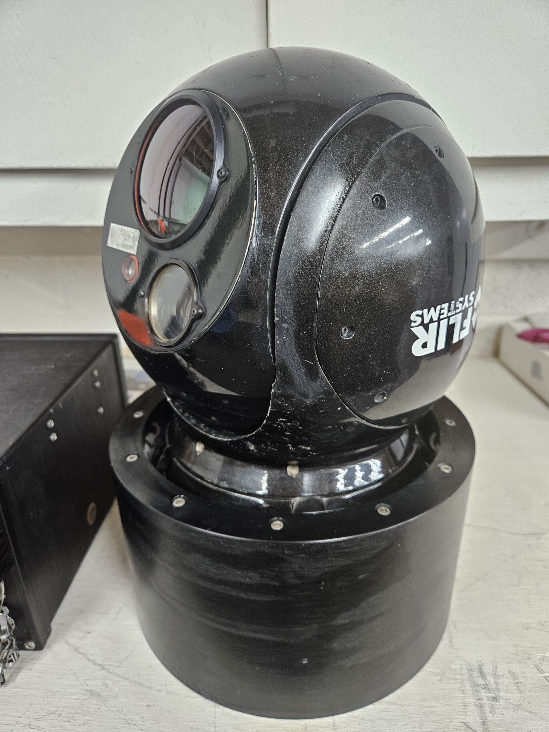 FLIR U8500 Helicopter Thermal Camera EO/IR - TASER X2 and Airborne EO ...